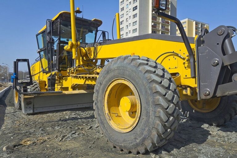 How to Purchase Reliable Road Construction Equipment